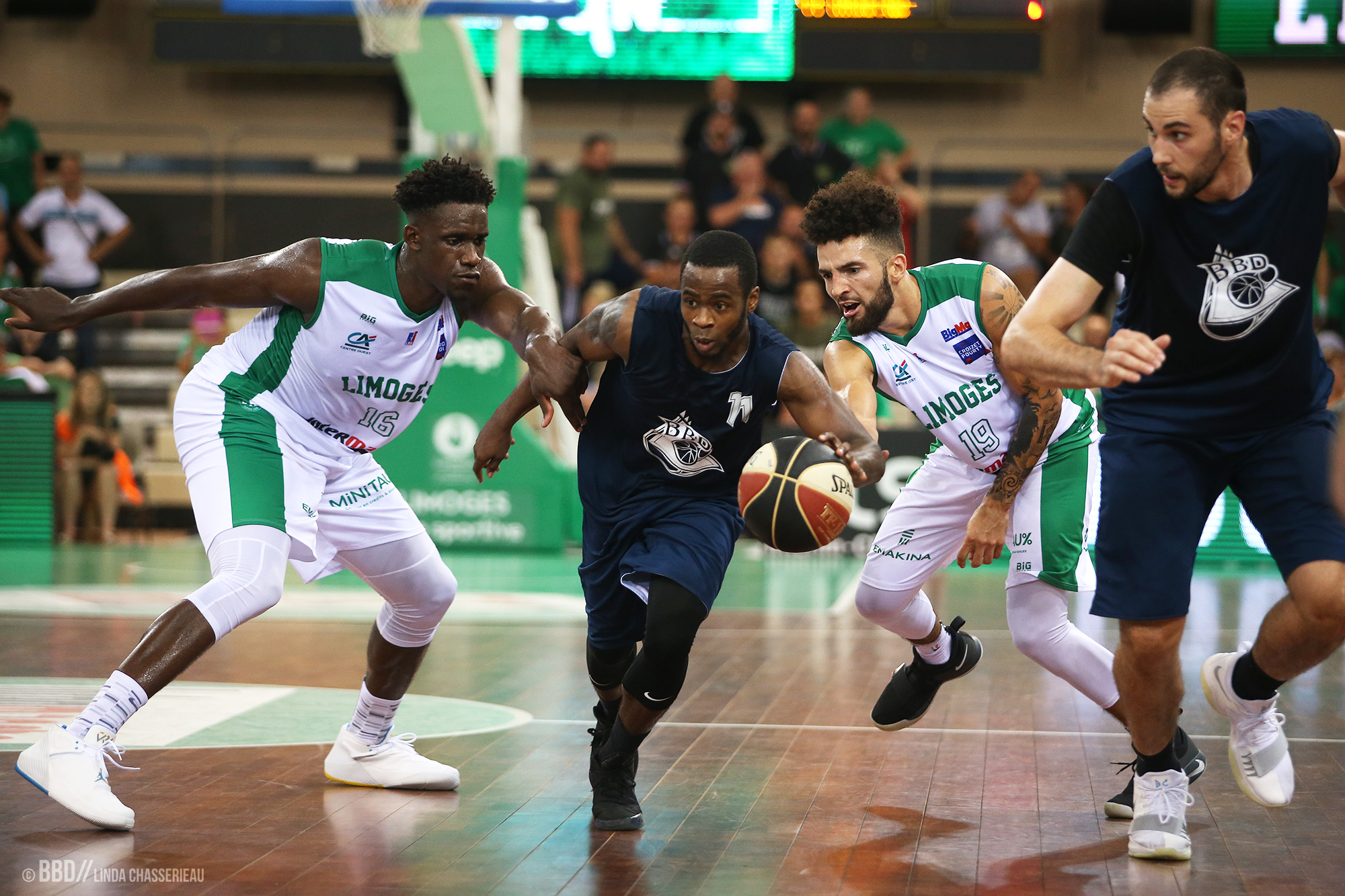 PRÉSAISON : LE BBD S'IMPOSE FACE AU CSP - Boulazac Basketball